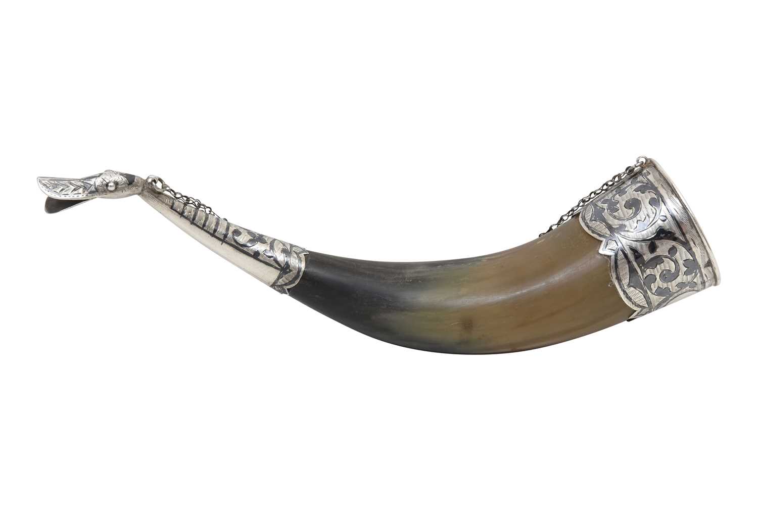 Lot 274 - A GEORGIAN DRINKING HORN (KHANTSI) WITH